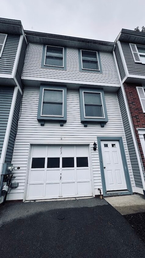 213 Shadowlawn Cir, Pittsburgh, PA 15236 - House Rental in Pittsburgh ...