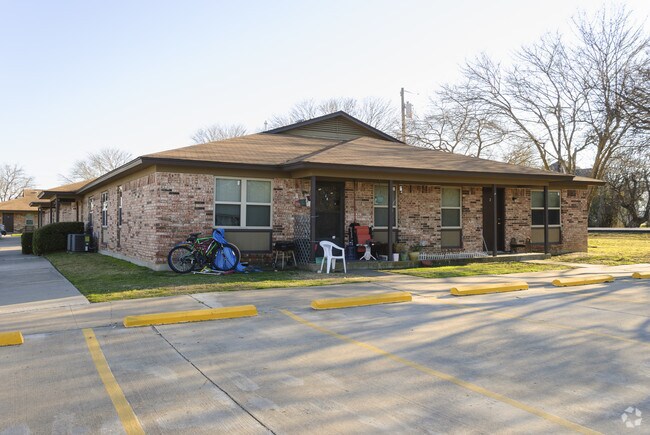 Crown Point Apartments Rentals - Venus, TX | Apartments.com