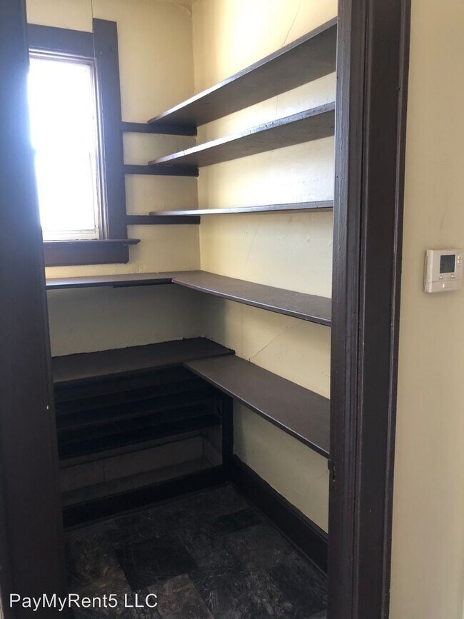 2608-A W Walnut St, Milwaukee, WI 53205 - Room for Rent in Milwaukee ...