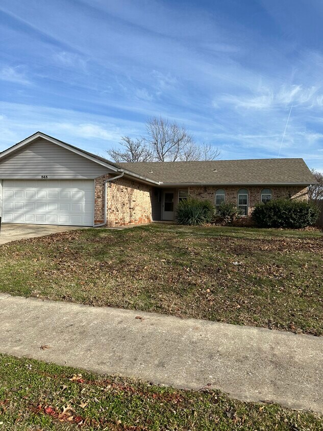 848 N Robinson Ave, Moore, OK 73170 - House Rental in Moore, OK ...