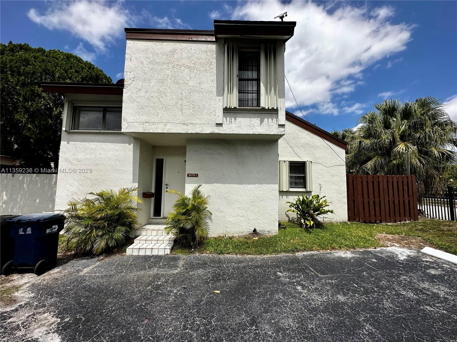 9701 Nw 5th Ln, Miami, FL 33172 - House Rental in Miami, FL ...