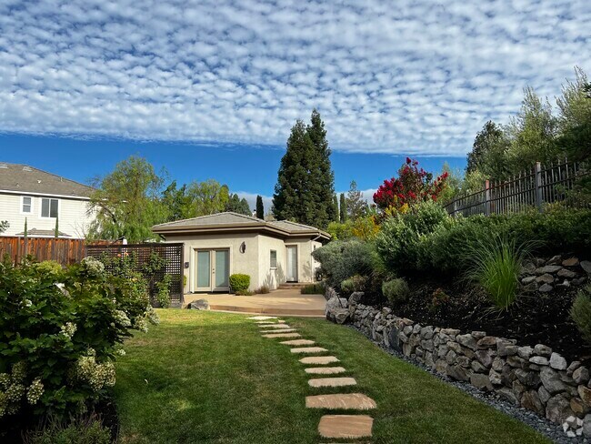 Apartments for Rent with Yard in Blackhawk CA