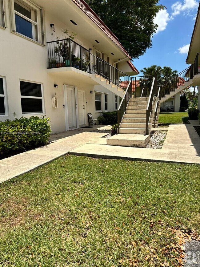 Woodgate Apartments for Rent with a Balcony - Miami, FL - 3 Rentals | Apartments.com