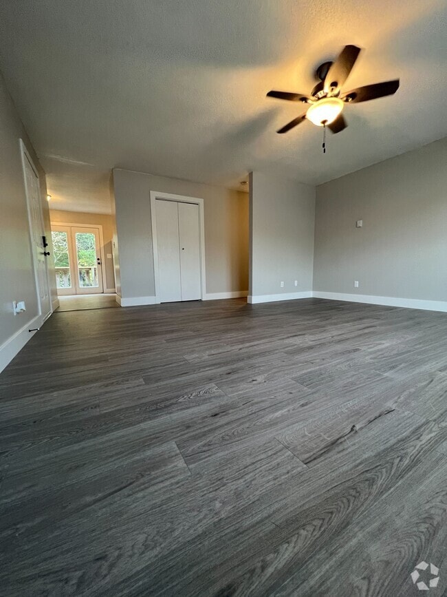 Apartments for Rent with Hardwood Floors in Gentry MO