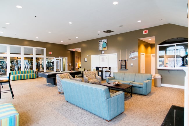 Falcon's Pointe Apartments - Bowling Green, OH | Apartments.com
