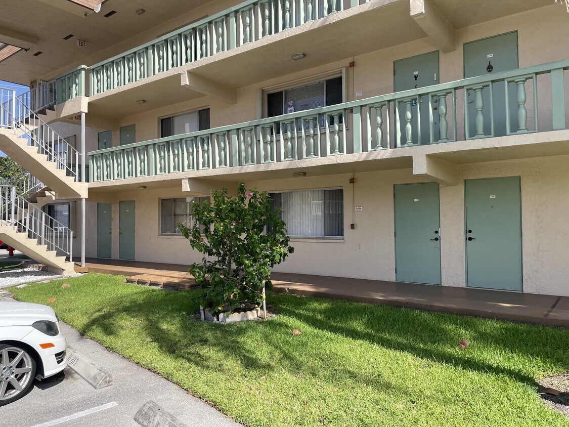 555 Purdy Ln Unit 203, Palm Springs, FL 33461 - Condo for Rent in Palm ...