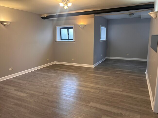 2055 W Touhy Ave, Chicago, IL 60645 - House Rental in Chicago, IL ...