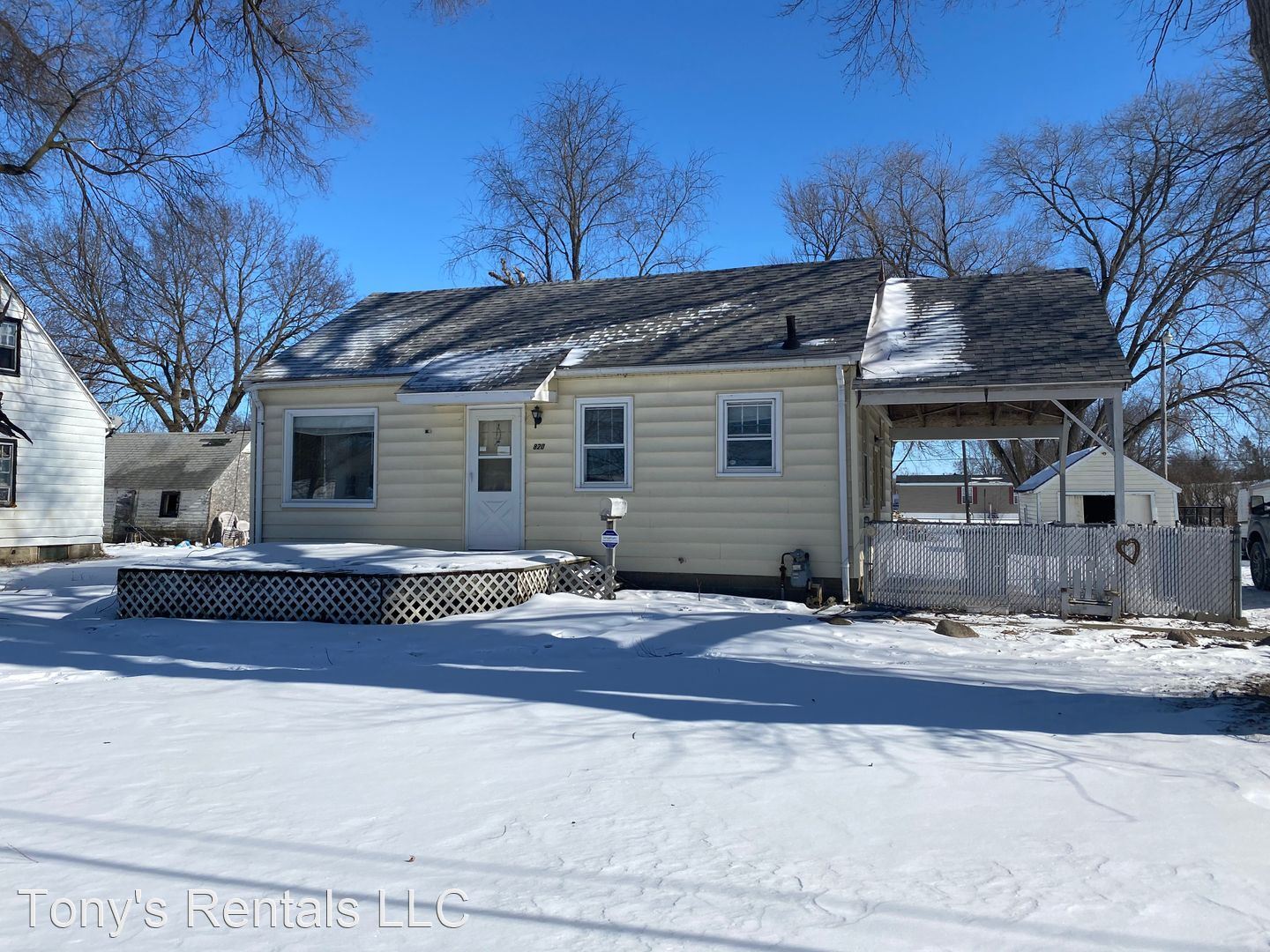 820 Adrian St, Waterloo, IA 50703 - House Rental in Waterloo, IA ...