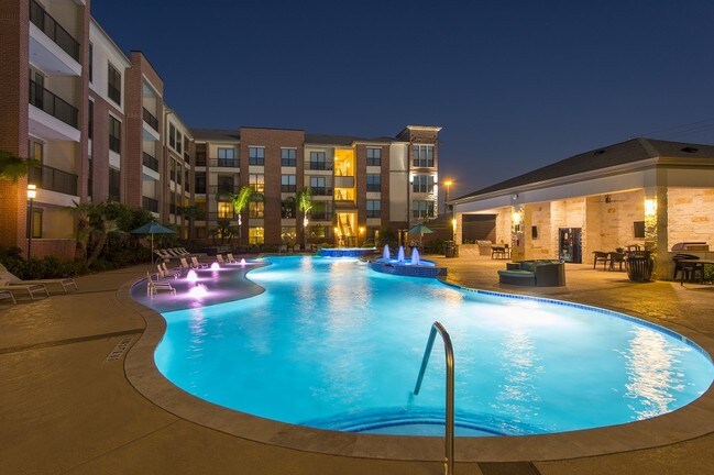 1300 North Post Oak Apartments - Houston, TX | Apartments.com