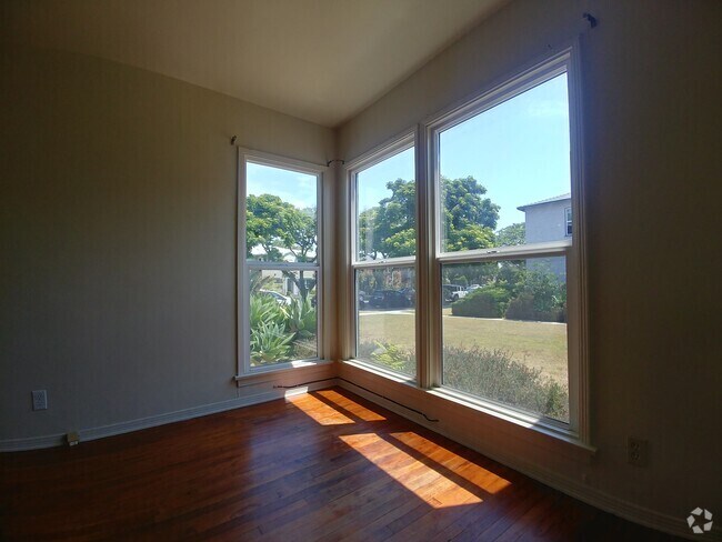Country Club Manor Apartments for Rent with Hardwood Floors - Long ...