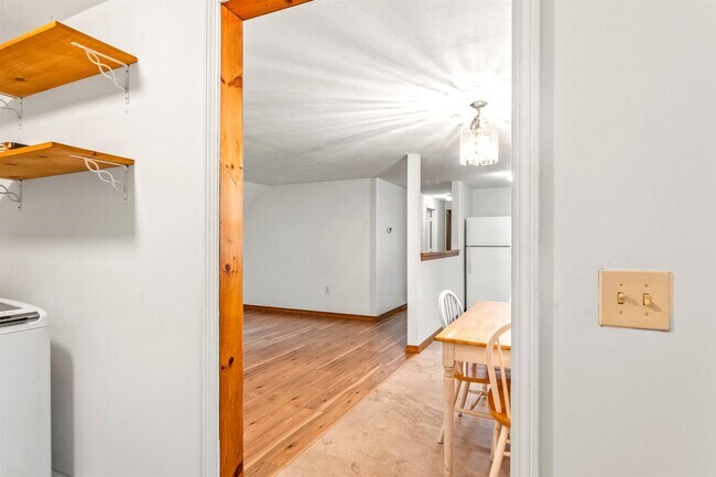 15 Folly Mill Terrace Unit B, Seabrook, NH 03874 - Room for Rent in ...