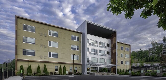 Apartments for Rent with Gym/Fitness Center Near Springfield Town ...