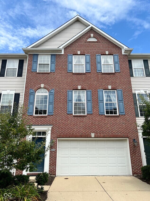9462 Tanhurst Dr, Indianapolis, IN 46250 - Townhome Rentals in ...