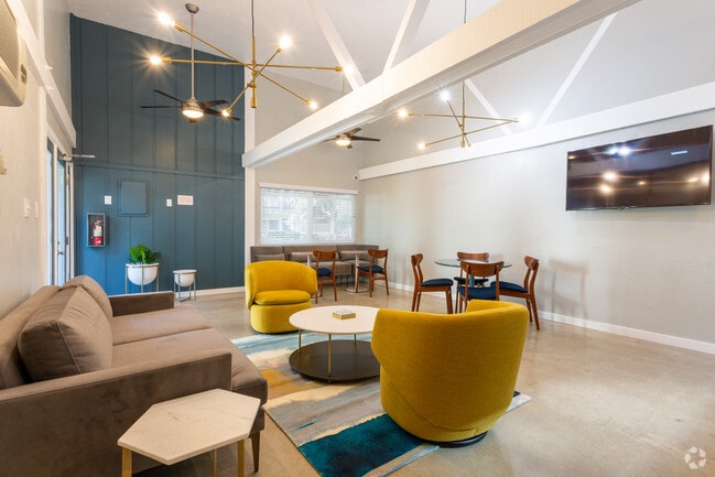 Summer Crest Apartments - Apartments in Anaheim, CA | Apartments.com
