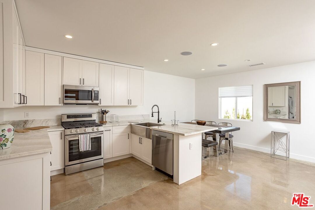 7413 Jamieson Ave, Los Angeles, CA 91335 - House Rental in Los Angeles ...