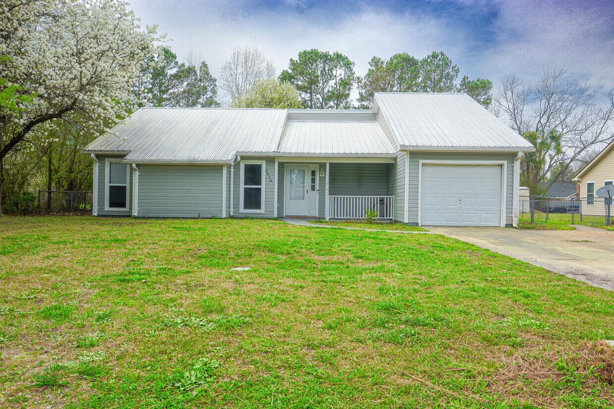 2056 Hunters Ridge Dr, Piney Green, NC 28544 - House Rental in Piney ...