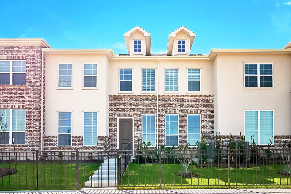The Residences at Rayzor Ranch Apartments - 2028 Ladera Ln Denton, TX ...
