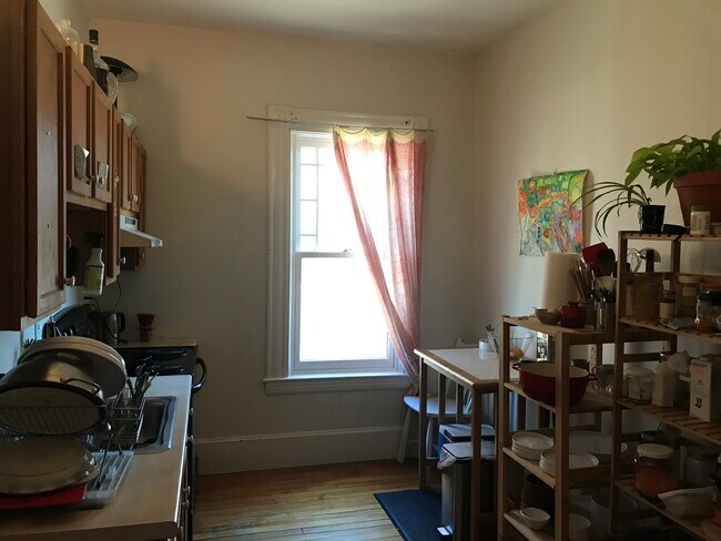 320 Elm St Unit 2, Northampton, MA 01060 - 320 Elm St Northampton, MA ...