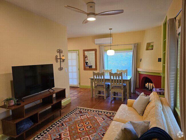 Poets Square Apartments for Rent with Hardwood Floors - Tucson, AZ ...
