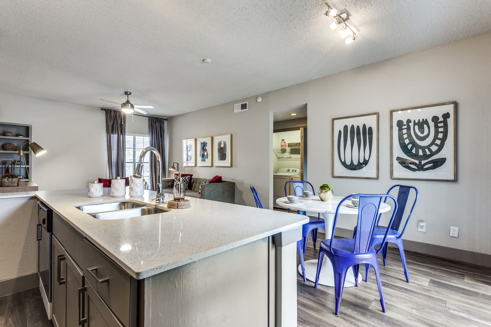 2811 Maple - 2811 Maple Ave Dallas, TX 75201 | Apartments.com