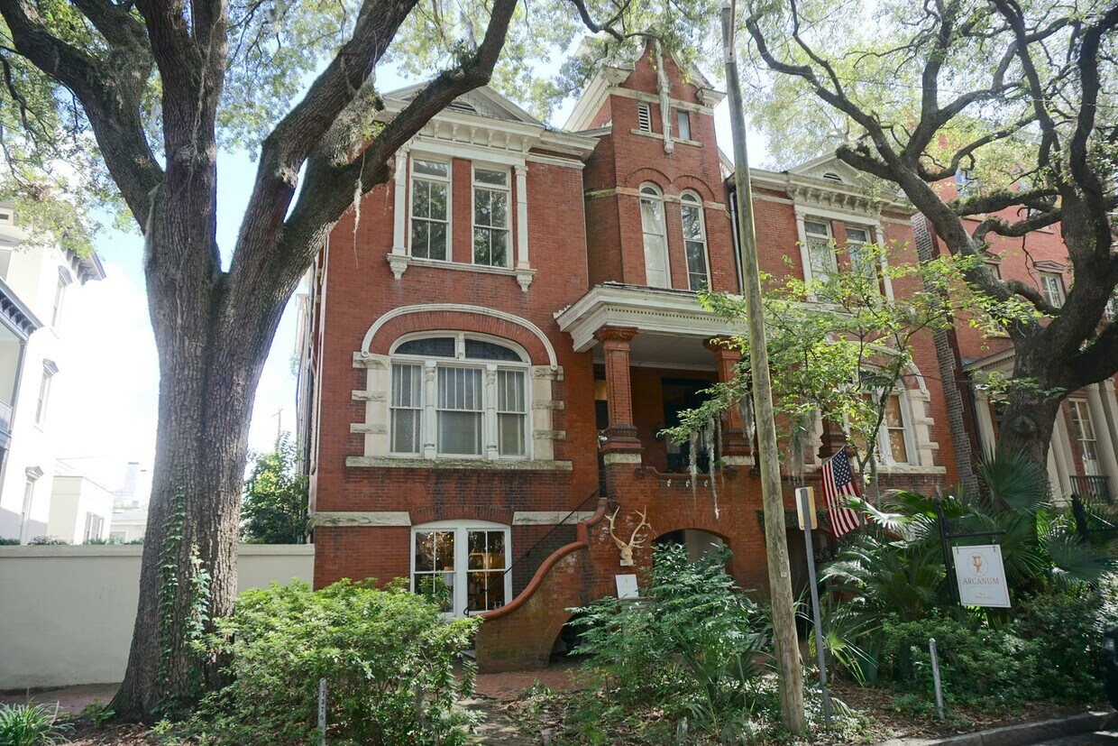 14 W Jones St Unit A, Savannah, GA 31401 - Room for Rent in Savannah ...