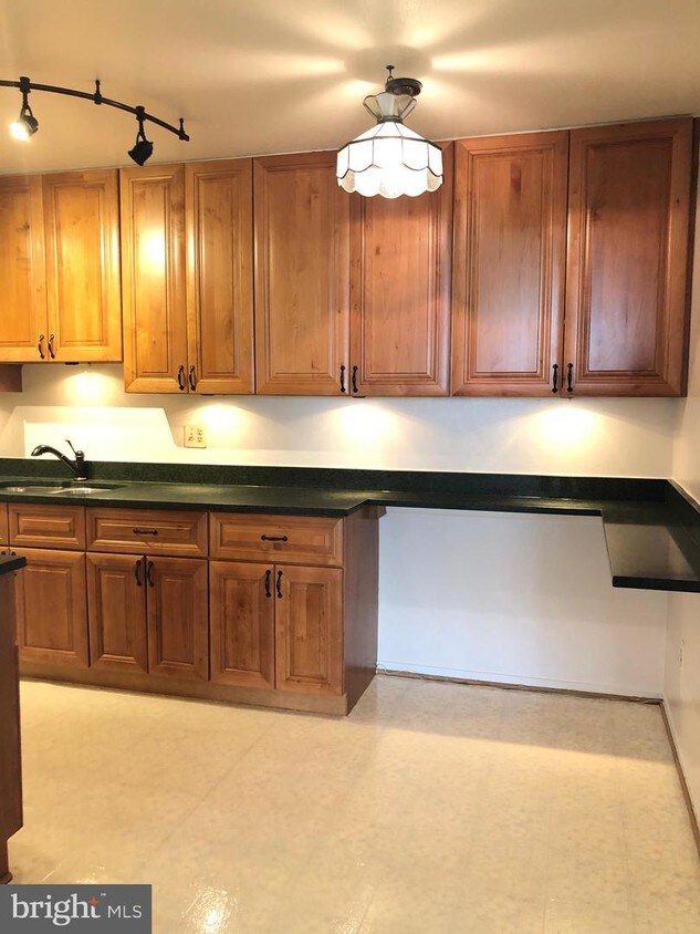 6101 Edsall Rd Unit 1203, Alexandria, VA 22304 - Condo for Rent in ...