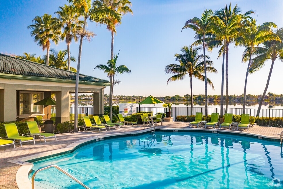 Club Lake Pointe Apartments - 555 Lakeview Dr Coral Springs, FL 33071 ...