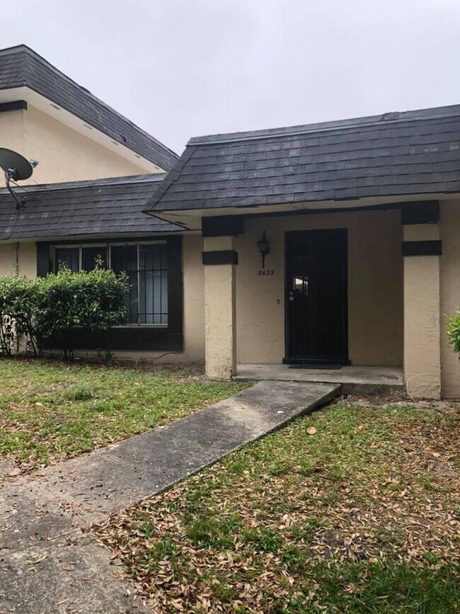 5433 Brookswood Way, Orlando, FL 32808 - Townhome Rentals in Orlando FL ...