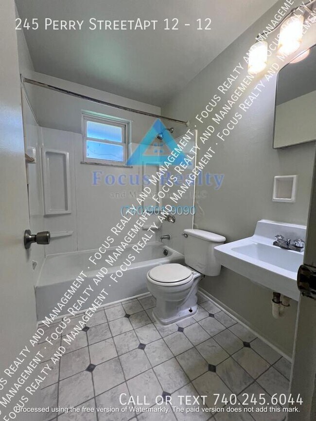 245 Perry St Unit 12, Lancaster, OH 43130 - Room for Rent in Lancaster ...