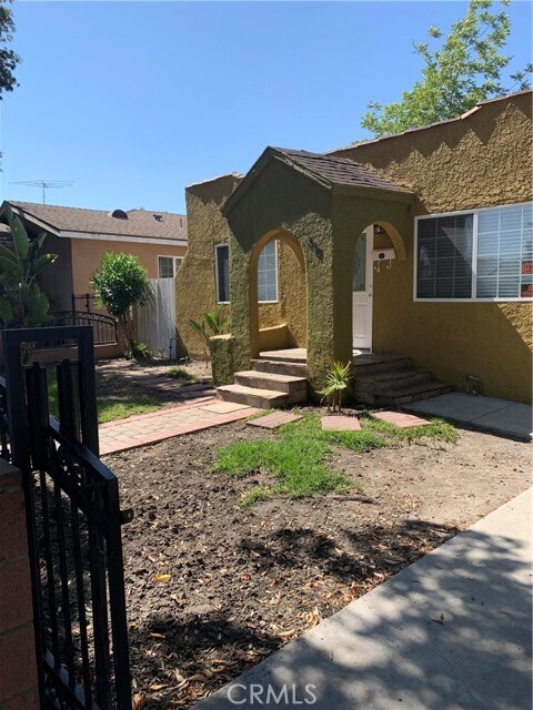 329 E Berkeley St, Santa Ana, CA 92707 - House Rental in Santa Ana, CA ...