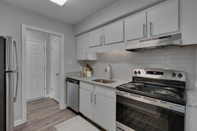 Icon Downtown Durham Apartments - 1500 Duke University Rd Durham, NC ...