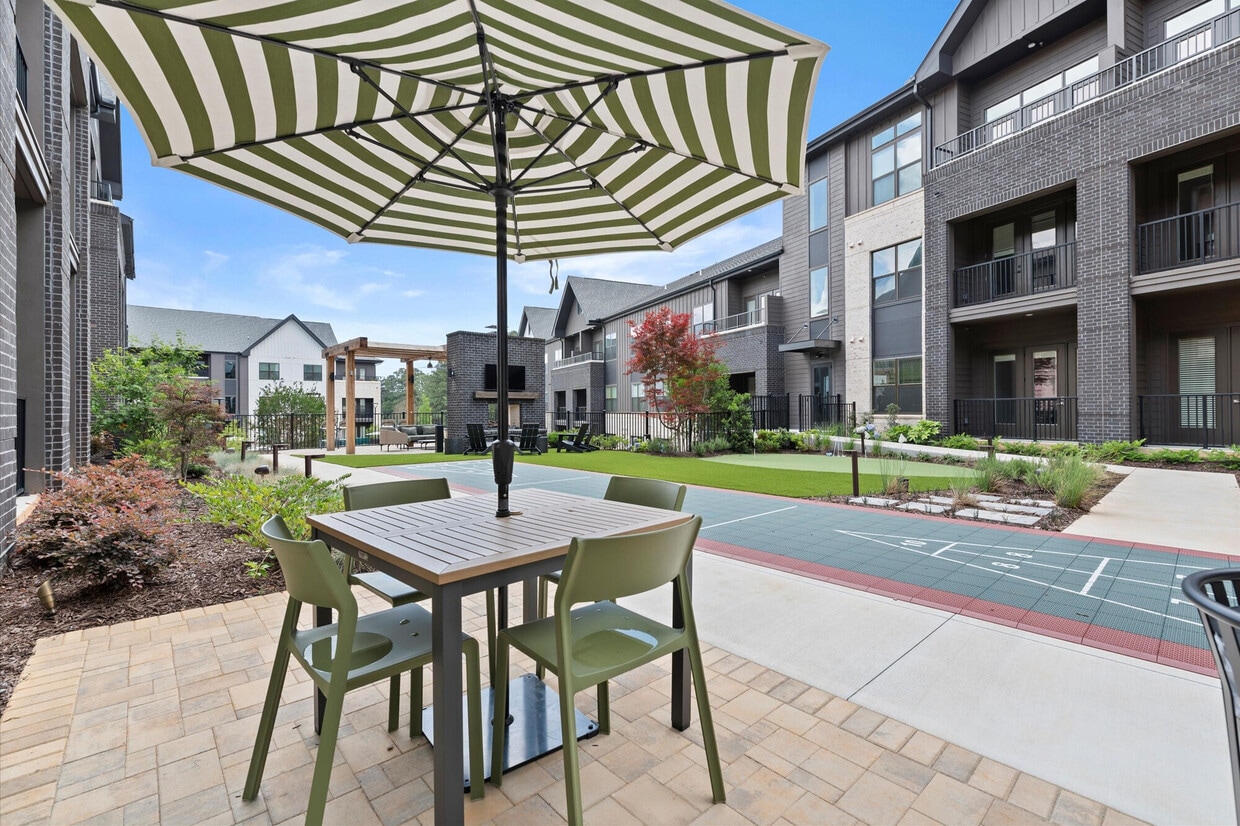 EVOQ EAST COBB - 2648 Sandy Plains Rd Marietta, GA 30066 | Apartments.com
