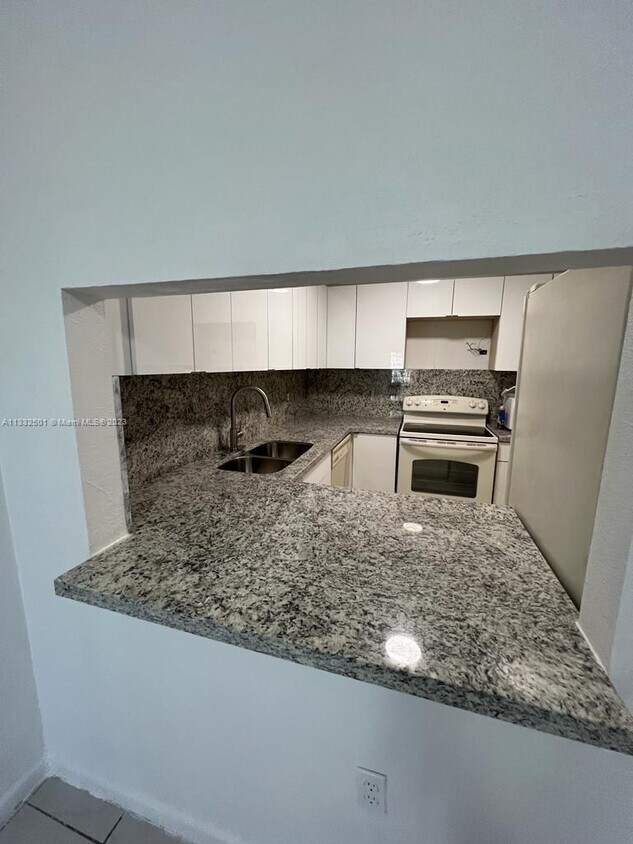 1900 W 68th St Unit F206, Hialeah, FL 33014 - Room for Rent in Hialeah ...