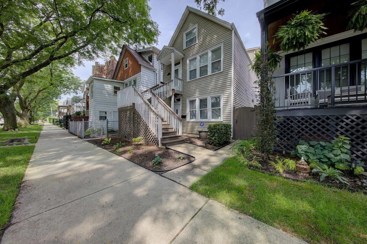 2428 W Carmen Ave, Chicago, IL 60625 - House Rental in Chicago, IL ...