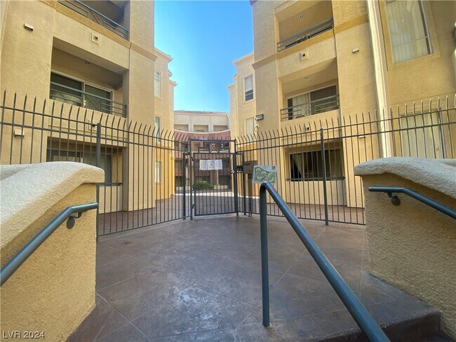 270 E Flamingo Rd Unit 221, Las Vegas, NV 89119 - Condo for Rent in Las ...