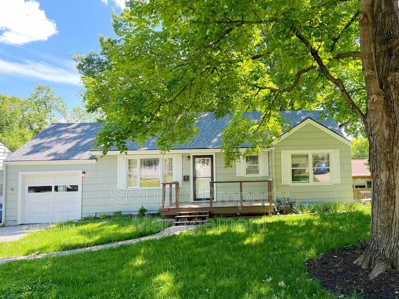 5717 Beverly Ave, Mission, KS 66202 - House Rental in Mission, KS ...