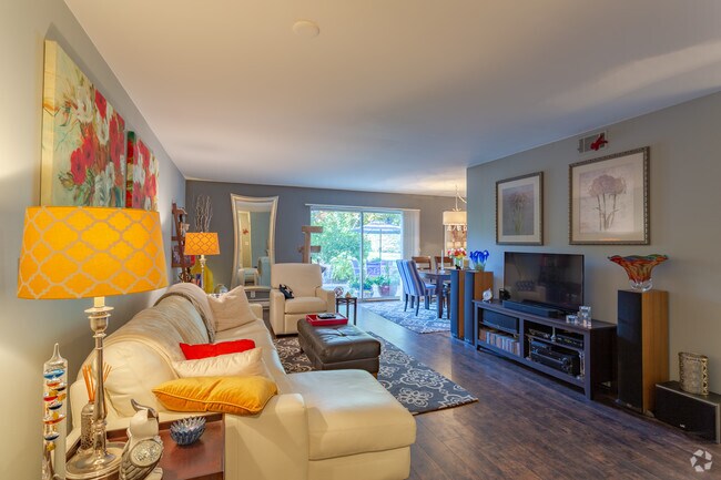 Porticos of Fox Point Apartments - 500 W Bradley Rd Fox Point, WI ...
