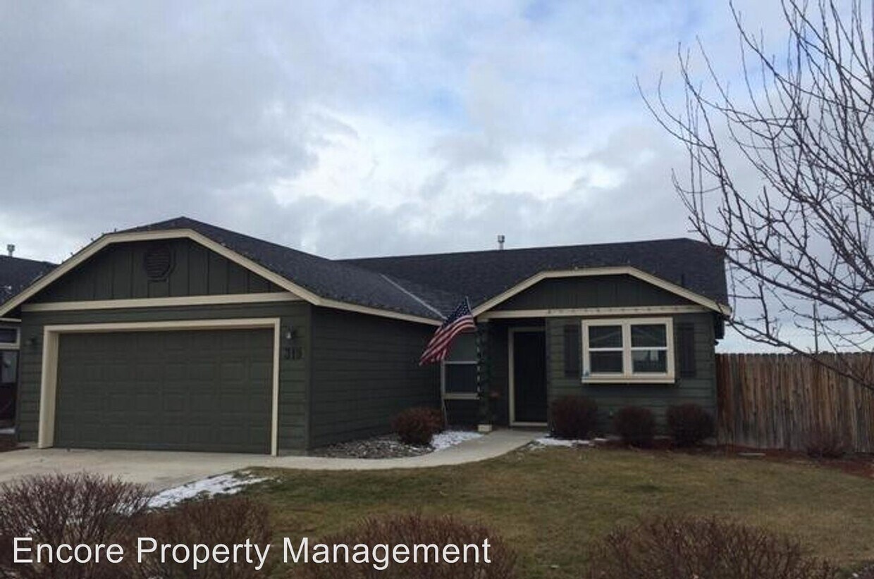 319 Southwest 33rd Drive, Redmond, OR 97756 - House Rental in Redmond ...