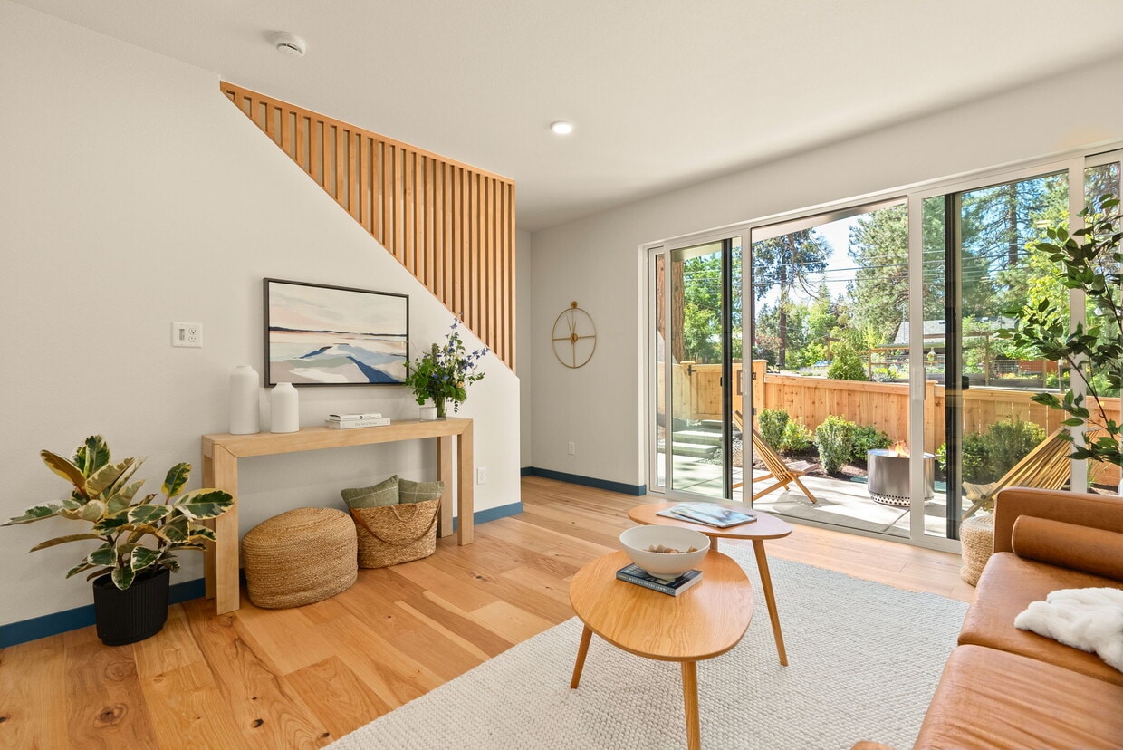 960 NE Norton Ave, Bend, OR 97701 - Townhome Rentals in Bend OR ...