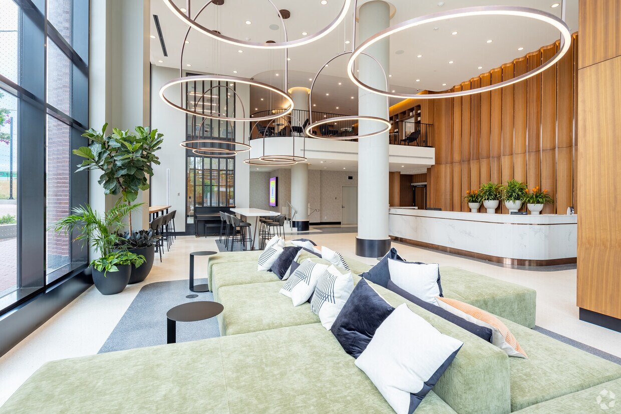 Maple House at Canary Landing Apartments - 131 Mill St Toronto, ON ...