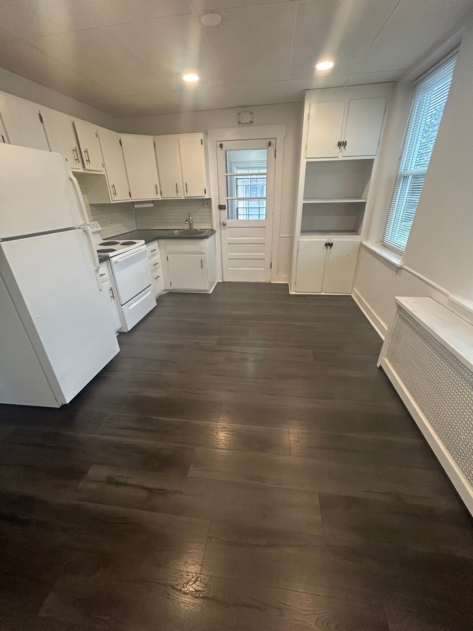 304 S State St Unit 304 -1 Upstairs, Ephrata, PA 17522 - 304 S State St ...