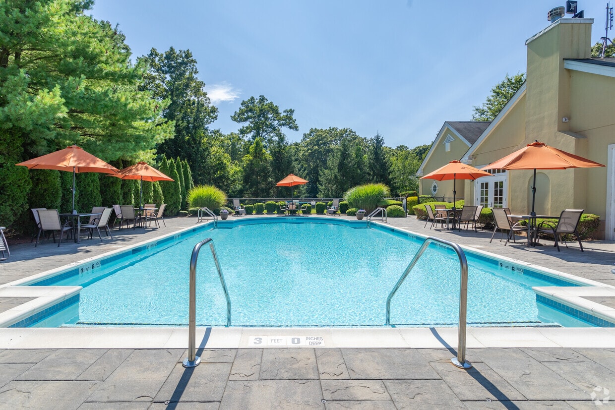 Pinewood Estates A Vibrant 55 + Community Townhomes for Rent - Middle ...