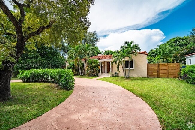 Pinewood Park North Furnished Apartments for Rent - Miami, FL - 4 ...