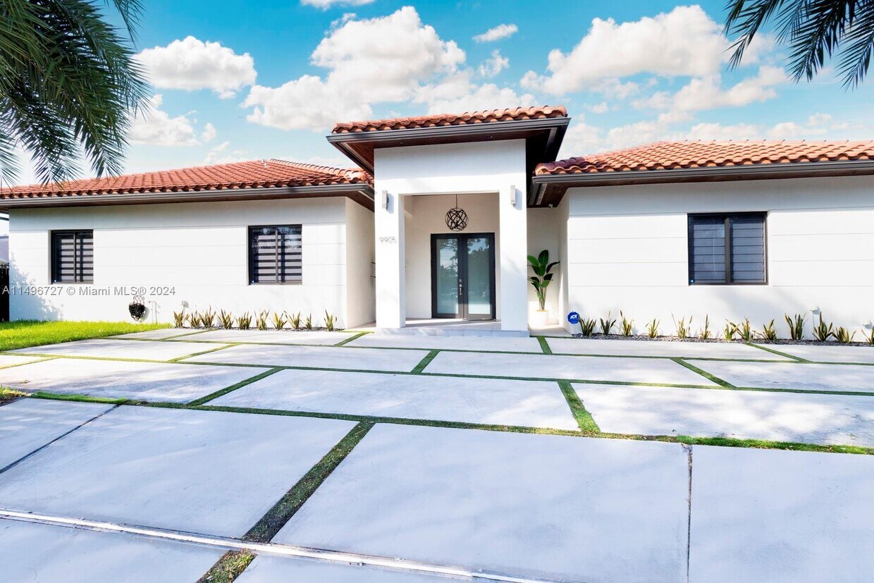 9905 SW 56th St, Miami, FL 33165 - House Rental in Miami, FL | Apartments.com