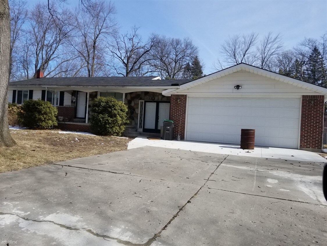 9729 Cherokee St, Taylor, MI 48180 - House Rental in Taylor, MI ...