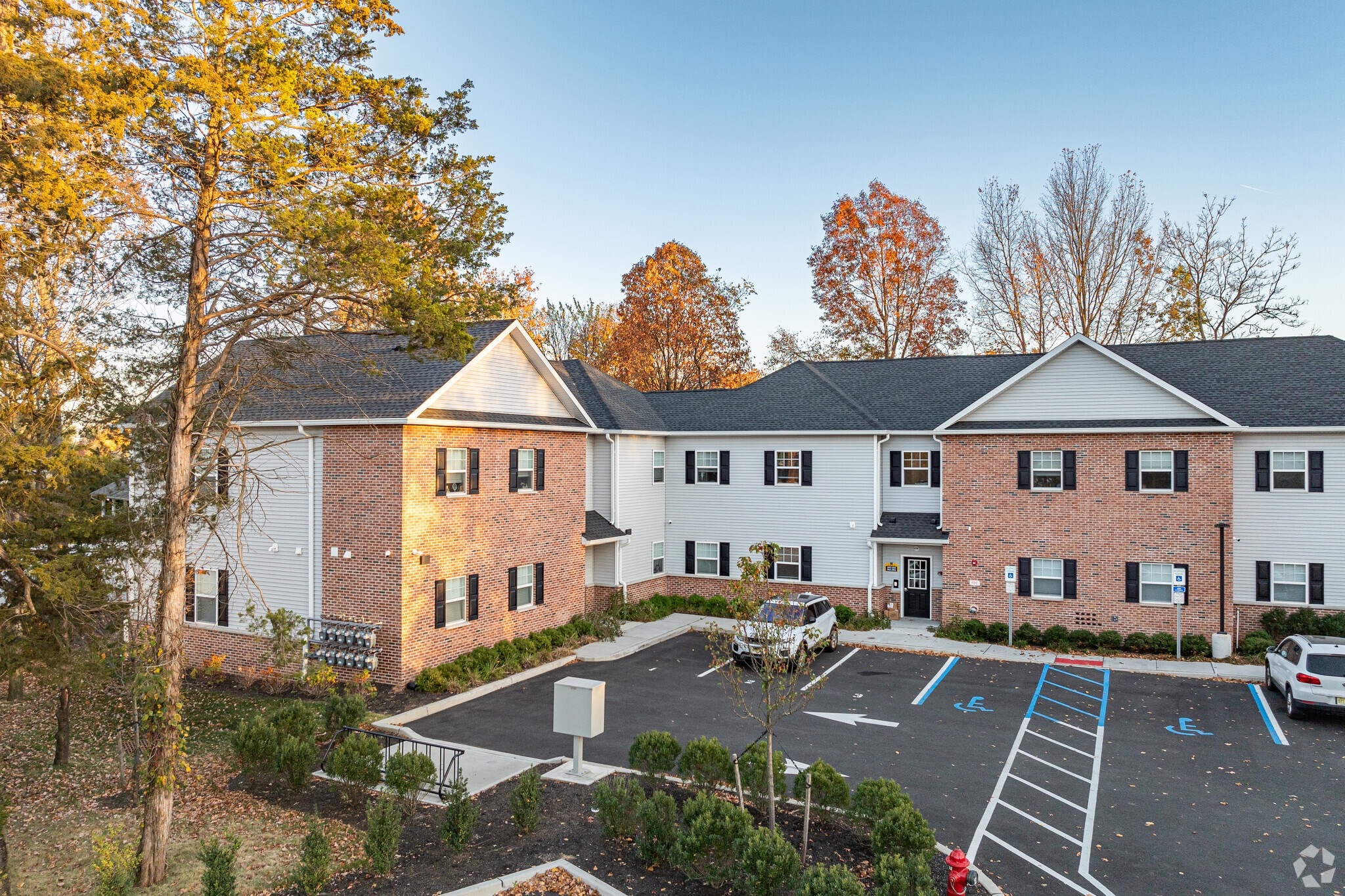 Fox & Foxx Meadows - 463 Old Post Rd Edison, NJ 08817 | Apartments.com