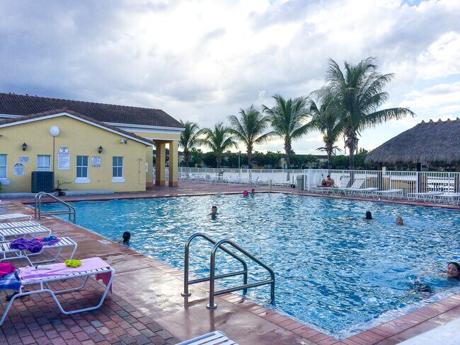 Fairways at Keys Gate Apartments for Rent with Wheelchair Access ...