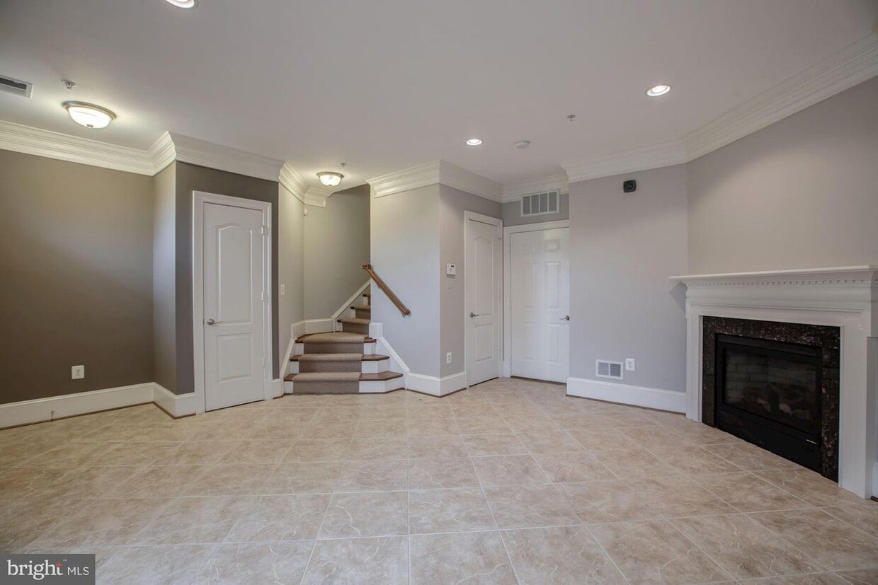 1872 Carpenter Rd, Alexandria, VA 22314 - Townhome Rentals in ...