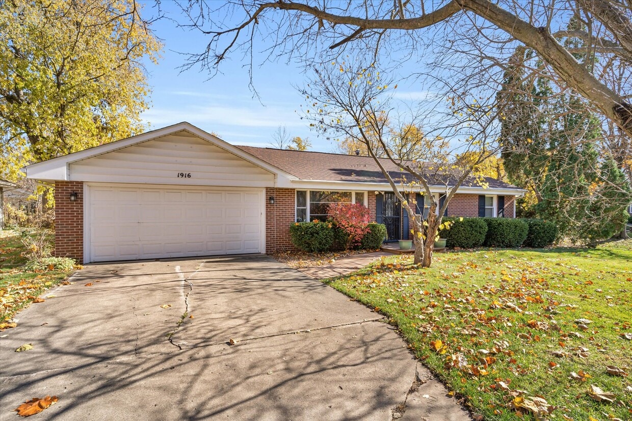 1916 David Dr, Champaign, IL 61821 - House Rental in Champaign, IL ...