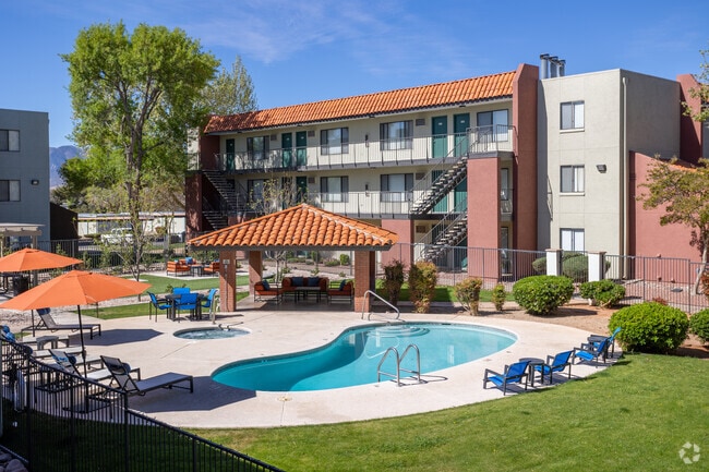 Vista Village Apartments for Rent with a Swimming Pool - Sierra Vista ...